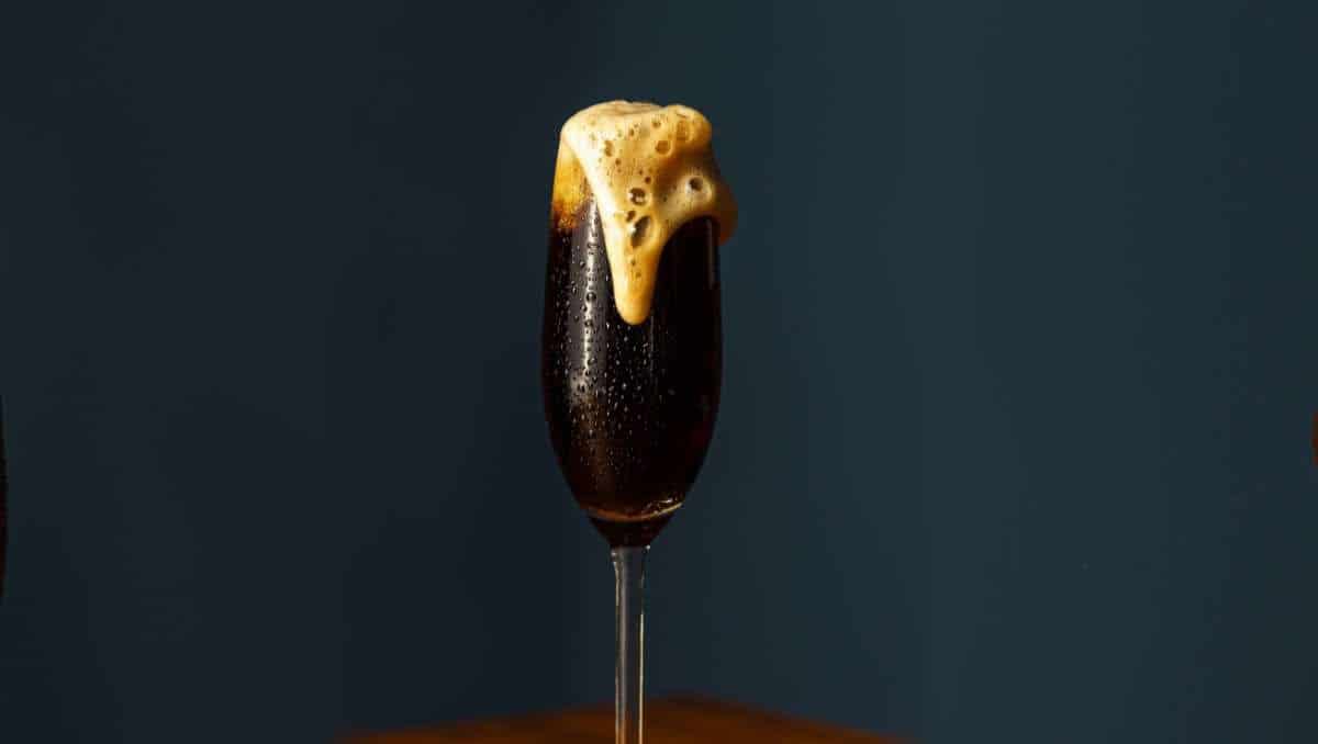 Black Velvet Drink | Cocktail Society
